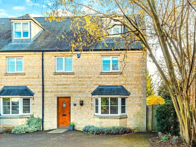 3 bedroom end of terrace house for sale