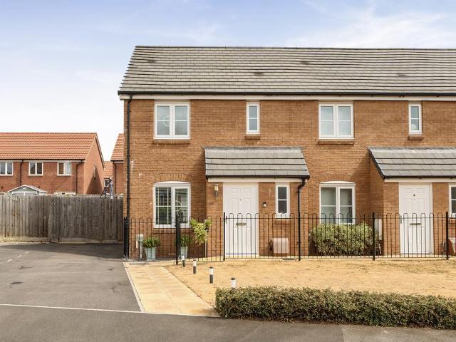 3 bedroom end of terrace house for sale