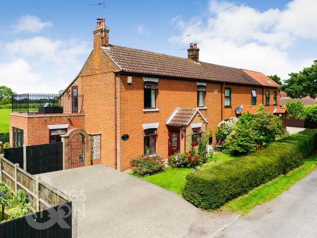 3 bedroom end of terrace house for sale