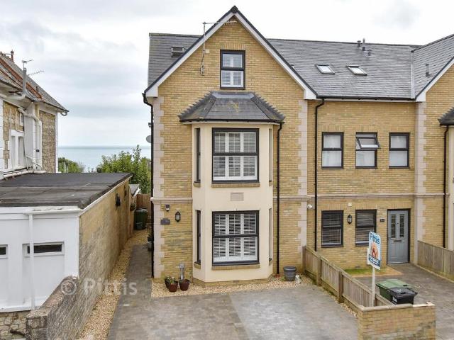 3 bedroom end of terrace house for sale