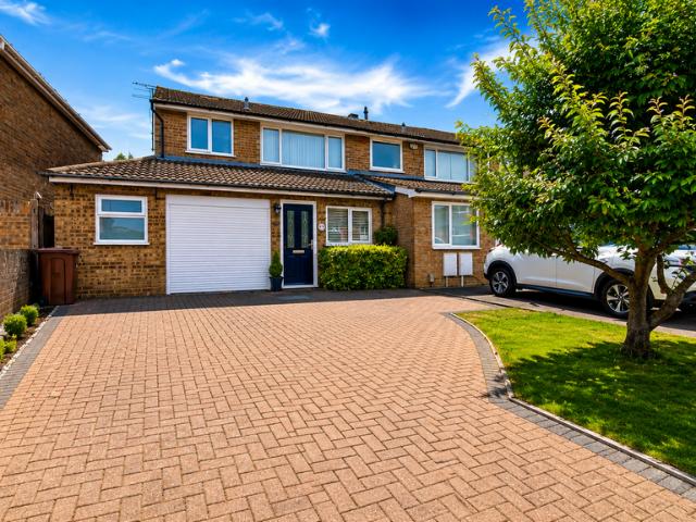 3 bedroom end of terrace house for sale
