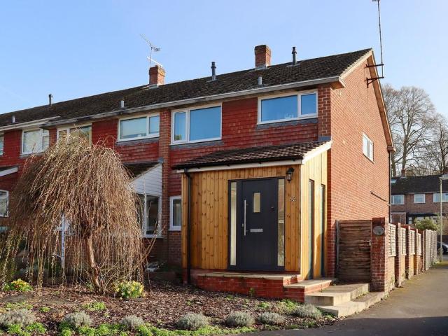 3 bedroom end of terrace house for sale