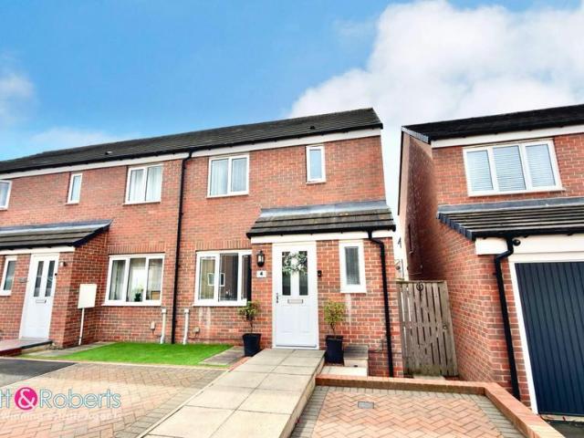 3 bedroom end of terrace house for sale