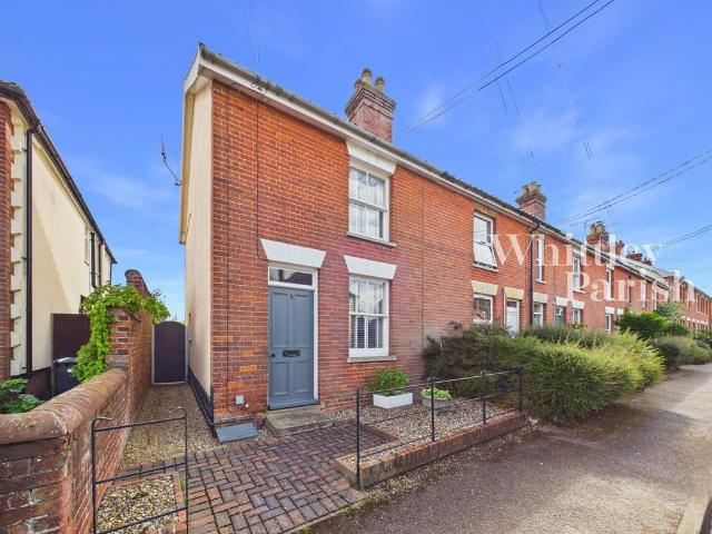3 bedroom end of terrace house for sale