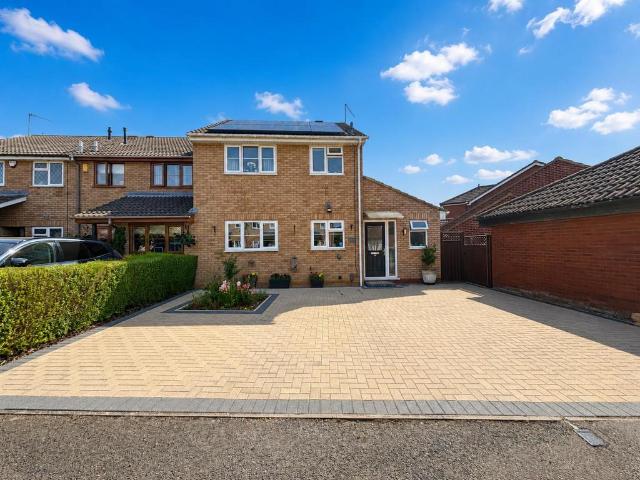 3 bedroom end of terrace house for sale