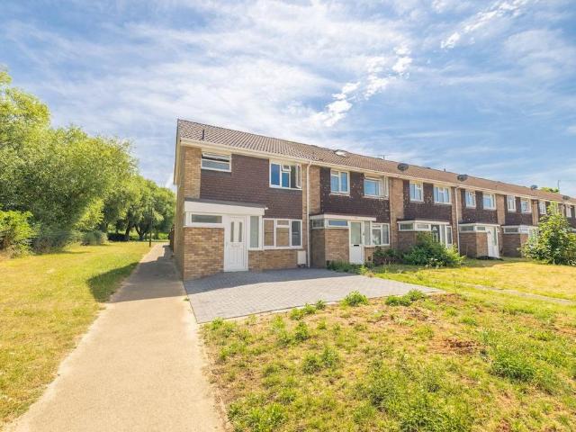 3 bedroom end of terrace house for sale