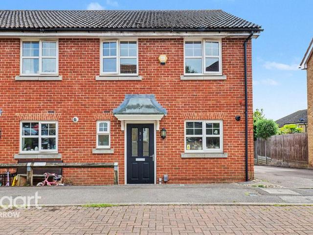 3 bedroom end of terrace house for sale