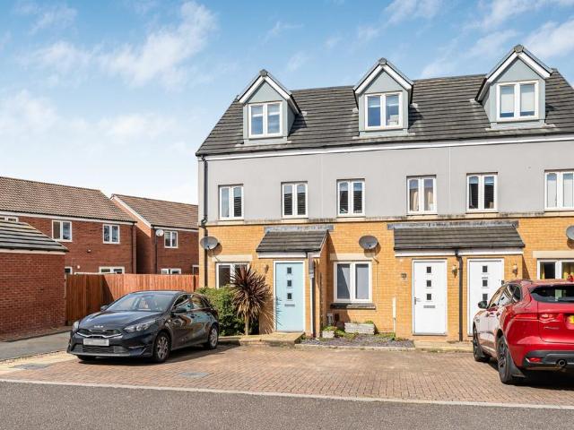 3 bedroom end of terrace house for sale