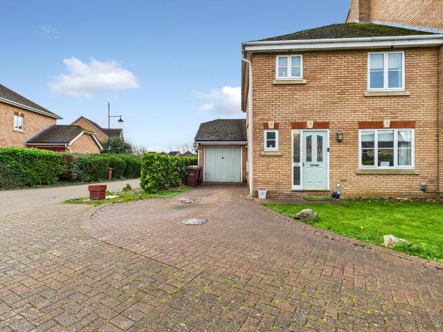 3 bedroom end of terrace house for sale