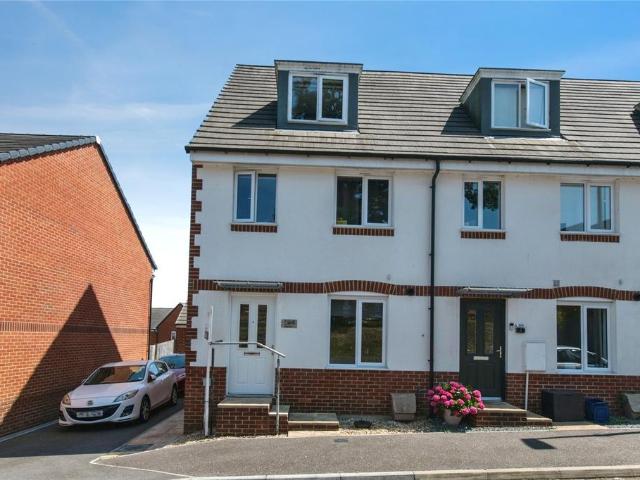 3 bedroom end of terrace house for sale