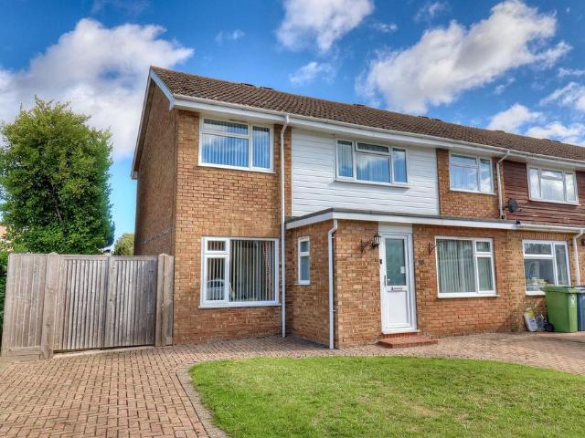 3 bedroom end of terrace house for sale