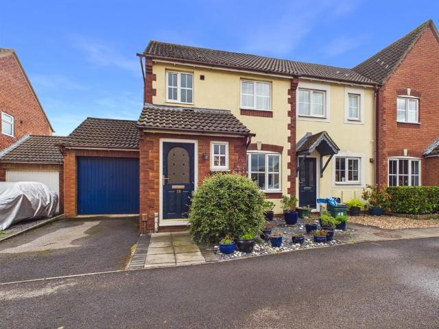 3 bedroom end of terrace house for sale