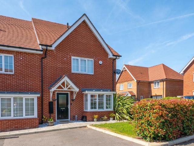 3 bedroom end of terrace house for sale