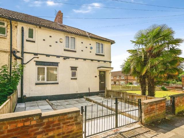 3 bedroom end of terrace house for sale