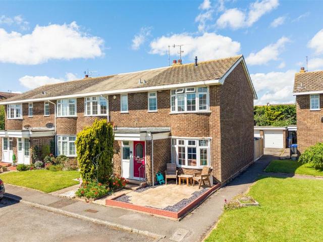 3 bedroom end of terrace house for sale