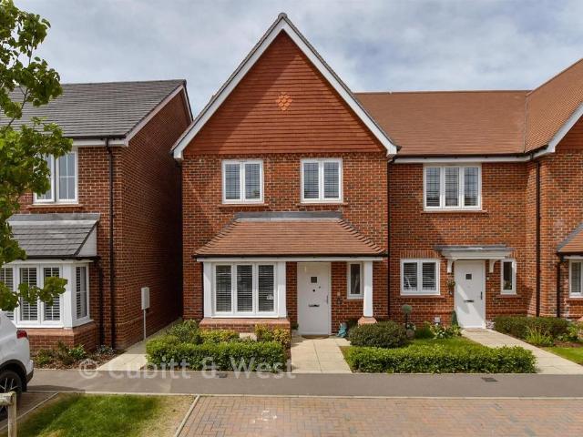 3 bedroom end of terrace house for sale