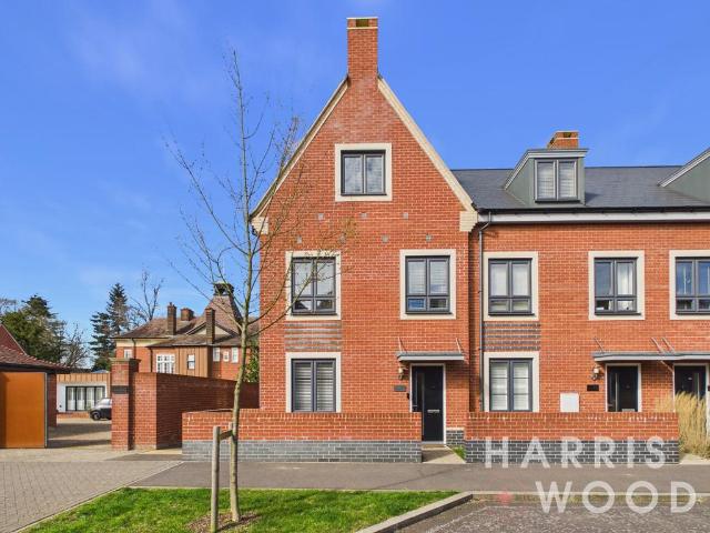 3 bedroom end of terrace house for sale