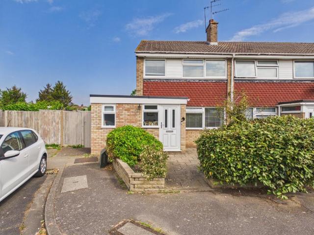 3 bedroom end of terrace house for sale
