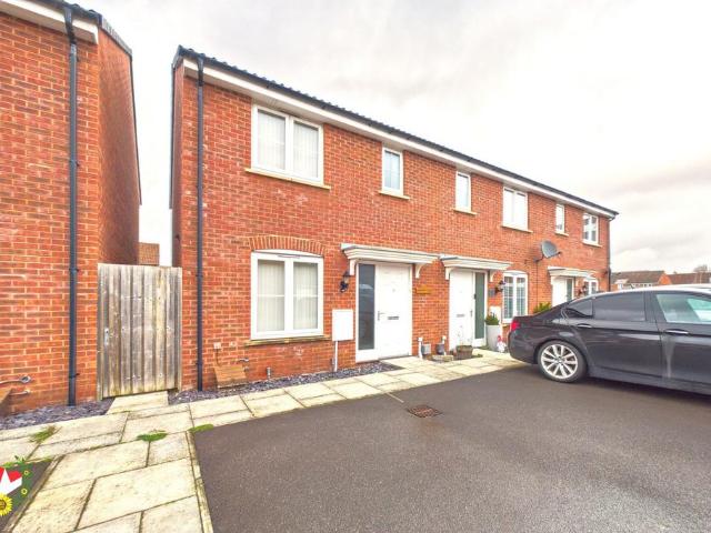 3 bedroom end of terrace house for sale