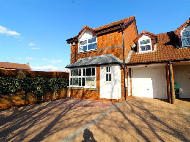 3 bedroom end of terrace house for sale