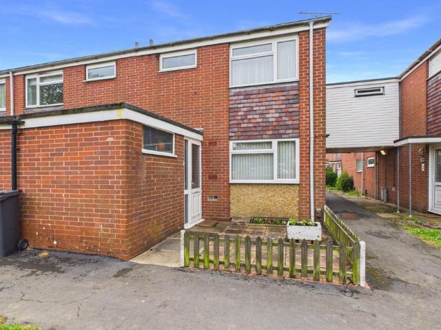 3 bedroom end of terrace house for sale