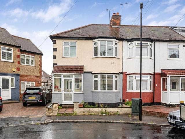 3 bedroom end of terrace house for sale