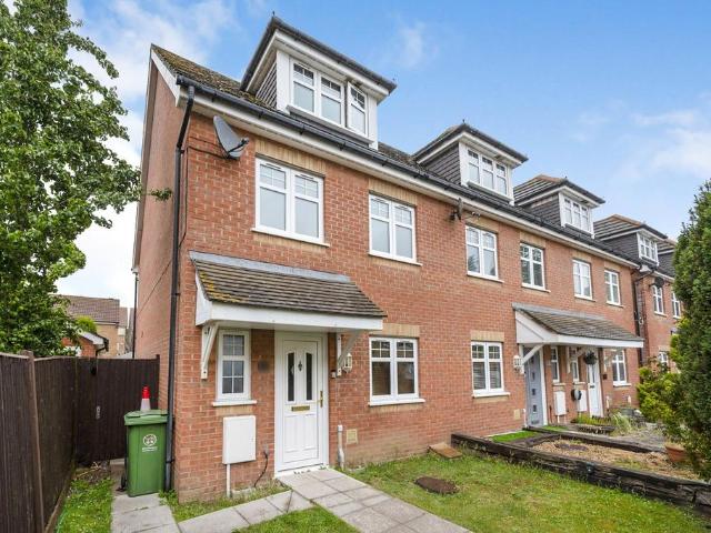 3 bedroom end of terrace house for sale