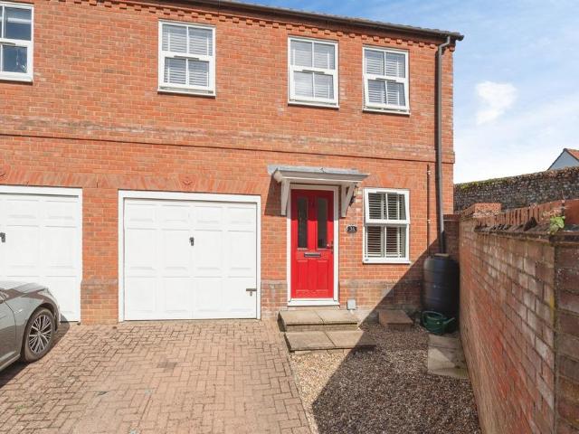 3 bedroom end of terrace house for sale
