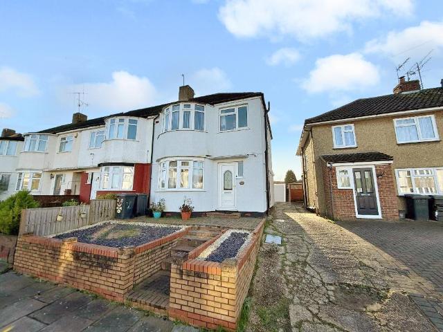 3 bedroom end of terrace house for sale