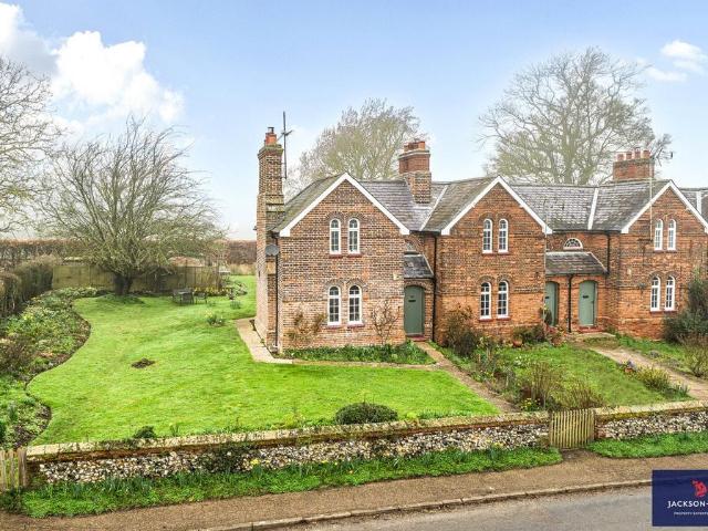 3 bedroom end of terrace house for sale