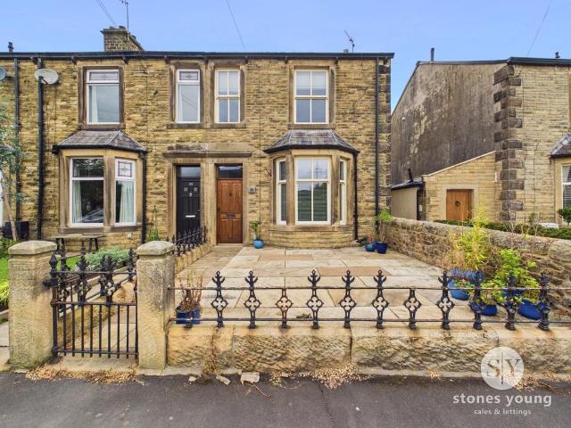 3 bedroom end of terrace house for sale