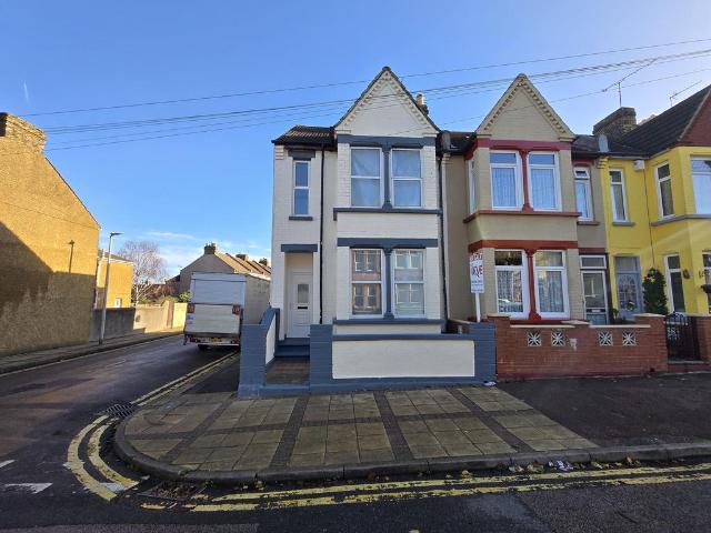 3 bedroom end of terrace house for sale