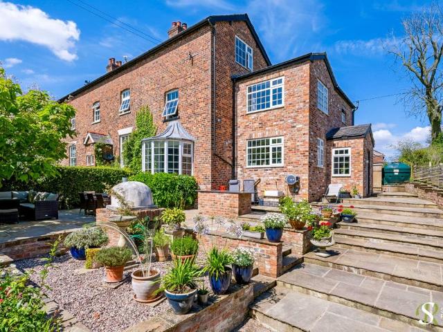 3 bedroom end of terrace house for sale