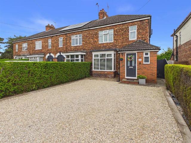 3 bedroom end of terrace house for sale