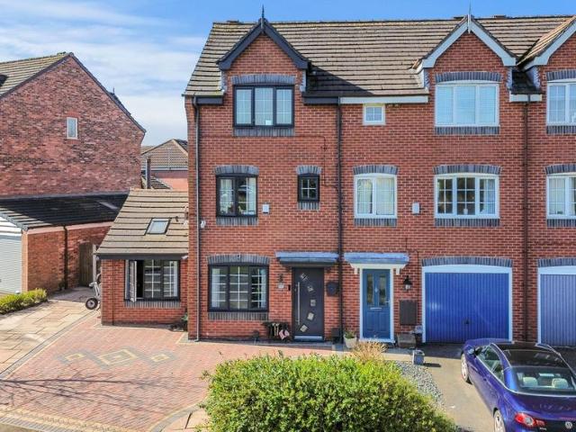 3 bedroom end of terrace house for sale