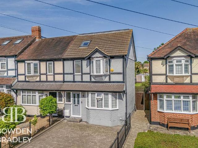 3 bedroom end of terrace house for sale