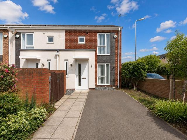 3 bedroom end of terrace house for sale