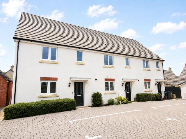3 bedroom end of terrace house for sale