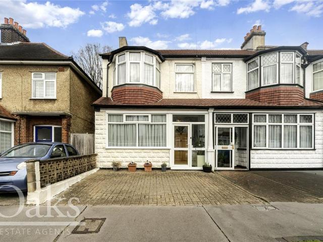 3 bedroom end of terrace house for sale