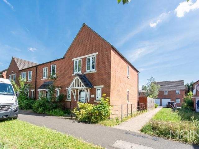 3 bedroom end of terrace house for sale