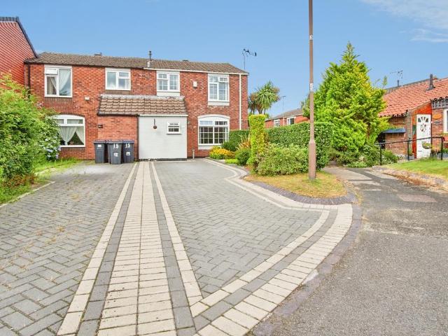 3 bedroom end of terrace house for sale