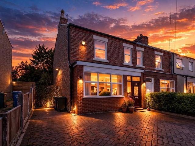 3 bedroom end of terrace house for sale