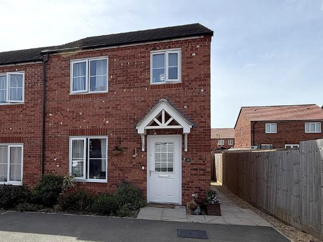 3 bedroom end of terrace house for sale