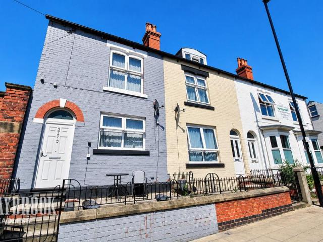 3 bedroom end of terrace house for sale