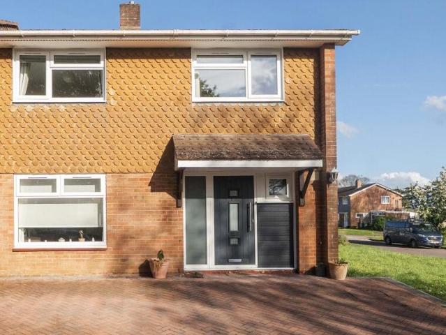 3 bedroom end of terrace house for sale