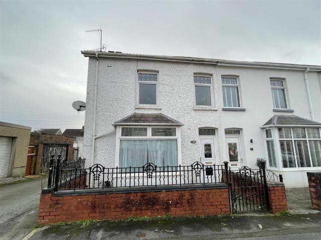 3 bedroom end of terrace house for sale