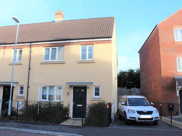 3 bedroom end of terrace house for sale