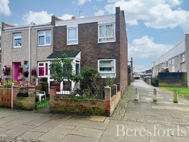 3 bedroom end of terrace house for sale