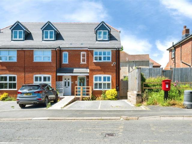 3 bedroom end of terrace house for sale