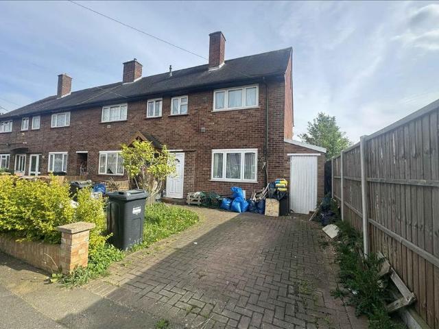 3 bedroom end of terrace house for sale